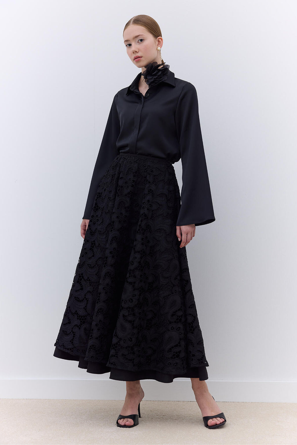 Limited Edition Lace Skirt Black – Manuka