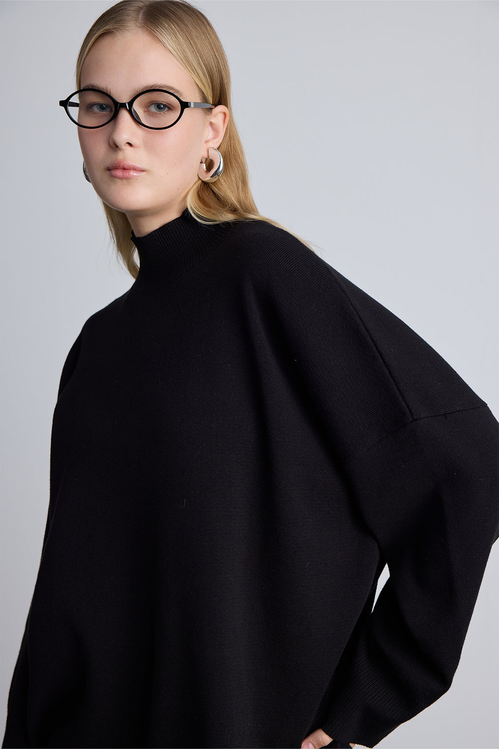 Oversized High Neck Sweater Black – Manuka